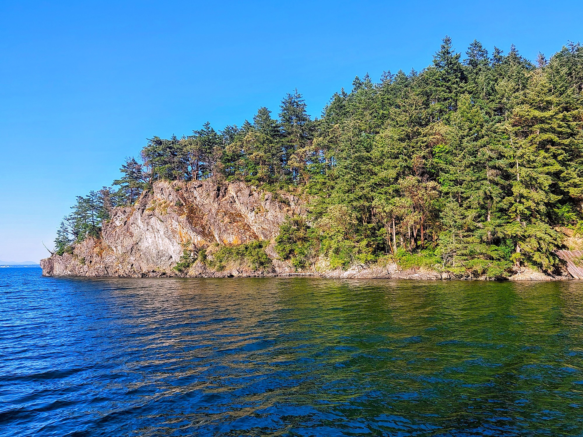 Summery Sun in Inati Bay – Braesail – A grand yacht in the Salish Sea
